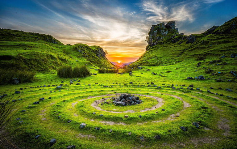 Casting a Circle: A Guide ~ CraftTalk